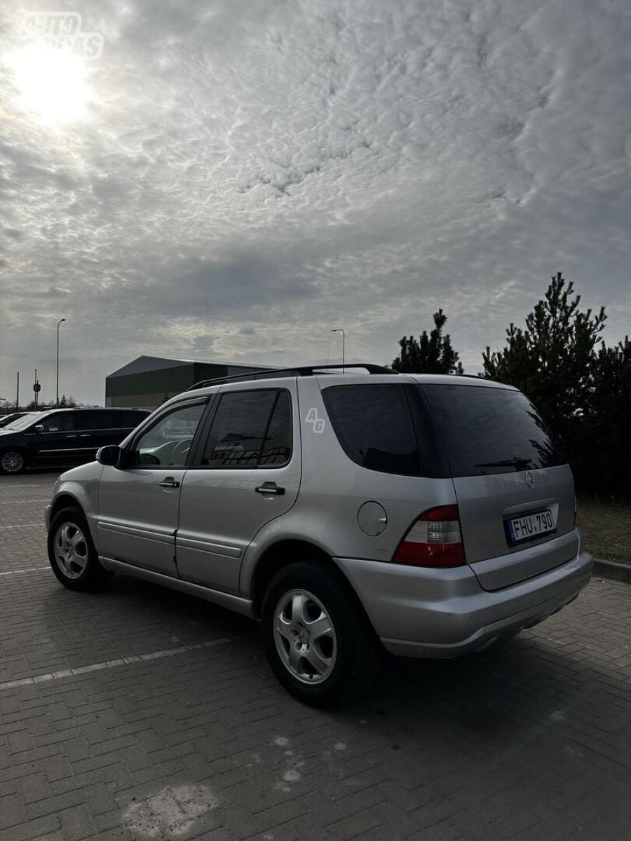 Mercedes-Benz ML 270 2002 Šauļi, ar dzinēja tilpumu 2.70 L un nobraukumu 209 tūkst. km par 2500 €, foto 4 vietnē AUTOMOTO.COM.LV