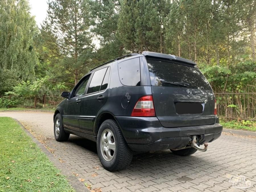 Mercedes-Benz ML 270 2003 in Vilnius, with an engine capacity of 2.70 L and mileage of 387 thousand km for 1900 €, photo 5 on AUTOMOTO.COM.LV