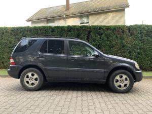 Mercedes-Benz ML 270 2003 in Vilnius, with an engine capacity of 2.70 L and mileage of 387 thousand km for 1900 €, photo 6 on AUTOMOTO.COM.LV