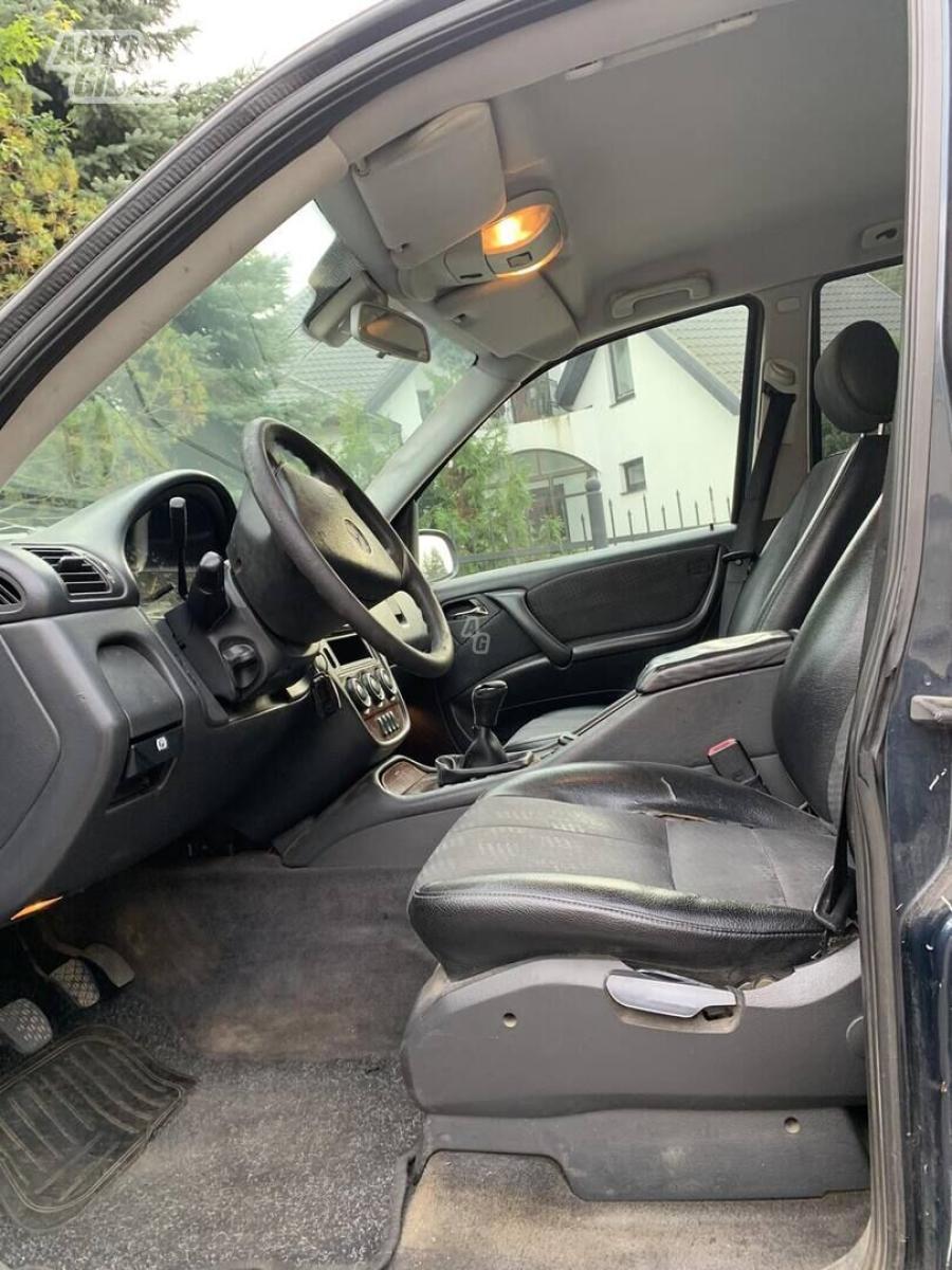 Mercedes-Benz ML 270 2003 in Vilnius, with an engine capacity of 2.70 L and mileage of 387 thousand km for 1900 €, photo 8 on AUTOMOTO.COM.LV
