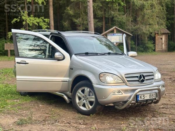 Mercedes-Benz ML 270 2004 in Kraslava, with an engine capacity of 2.70 L and mileage of 304 thousand km for 2800 €, photo 4 on AUTOMOTO.COM.LV
