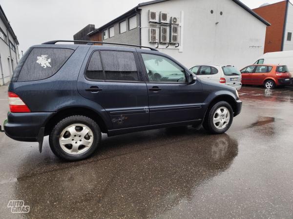 Mercedes-Benz ML 270 2005 in Vilnius, with an engine capacity of 2.70 L and mileage of 388 thousand km for 2550 €, photo 6 on AUTOMOTO.COM.LV