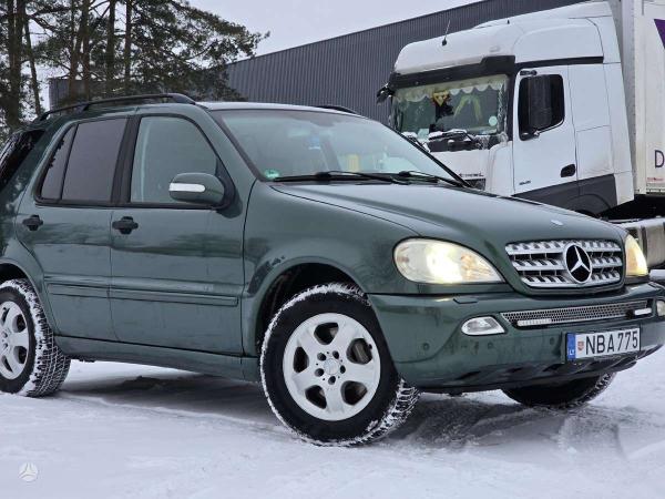 Green Mercedes-Benz ML 270 2003 in Utena, with an engine capacity of 2.70 L and mileage of 308 thousand km for 3999 €, photo 1 on AUTOMOTO.COM.LV