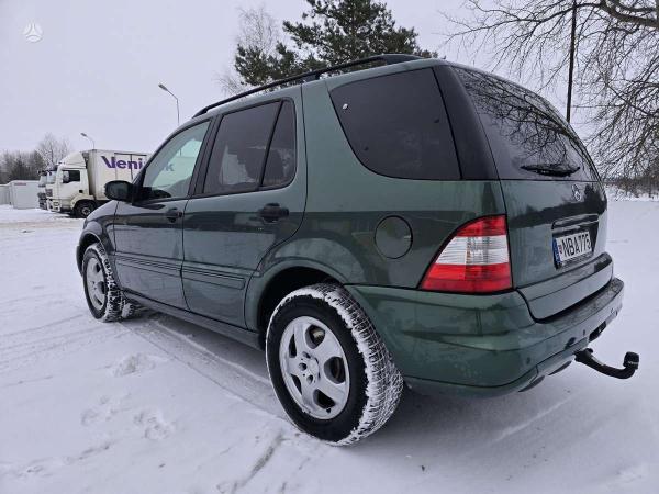Green Mercedes-Benz ML 270 2003 in Utena, with an engine capacity of 2.70 L and mileage of 308 thousand km for 3999 €, photo 10 on AUTOMOTO.COM.LV