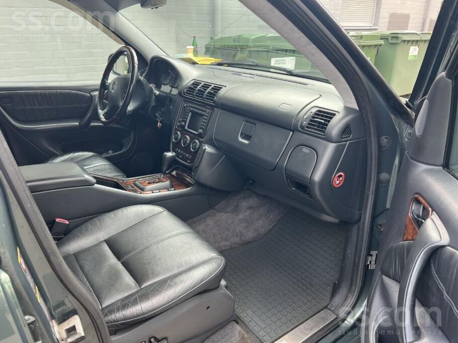 Green Mercedes-Benz ML 270 2003 in Riga, with an engine capacity of 2.70 L and mileage of 316 thousand km for 5250 €, photo 8 on AUTOMOTO.COM.LV