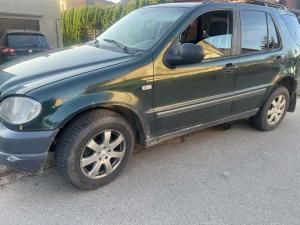 Green Mercedes-Benz ML 270 2002 in Kaunas, with an engine capacity of 0.00 L and mileage of 500 thousand km for 600 €, photo  on AUTOMOTO.COM.LV