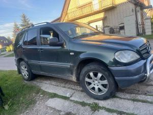 Зеленый Мерседес МЛ 270 2002 в Каунас, объемом двигателя 0.00 л и пробегом 500 тыс. км за 600 €, фото 3 на AUTOMOTO.COM.LV