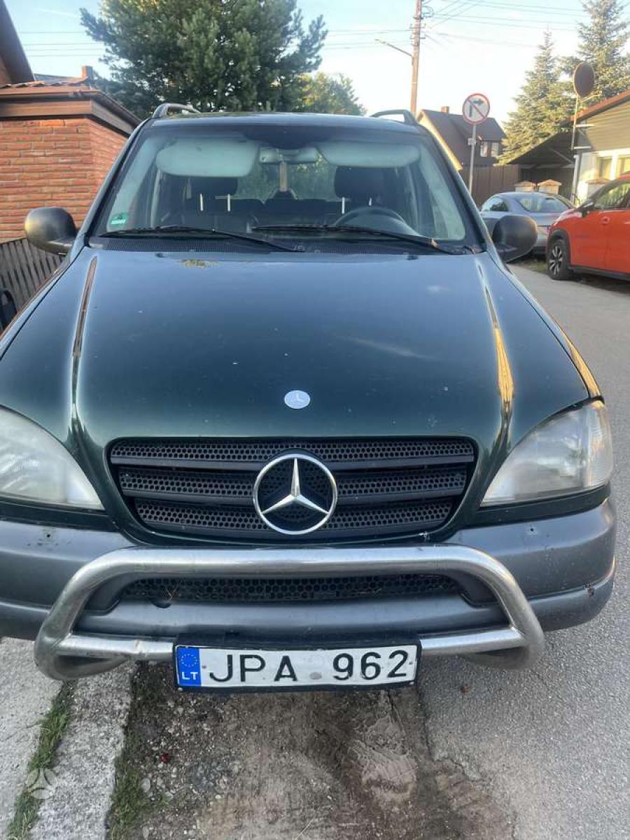 Зеленый Мерседес МЛ 270 2002 в Каунас, объемом двигателя 0.00 л и пробегом 500 тыс. км за 600 €, фото 4 на AUTOMOTO.COM.LV