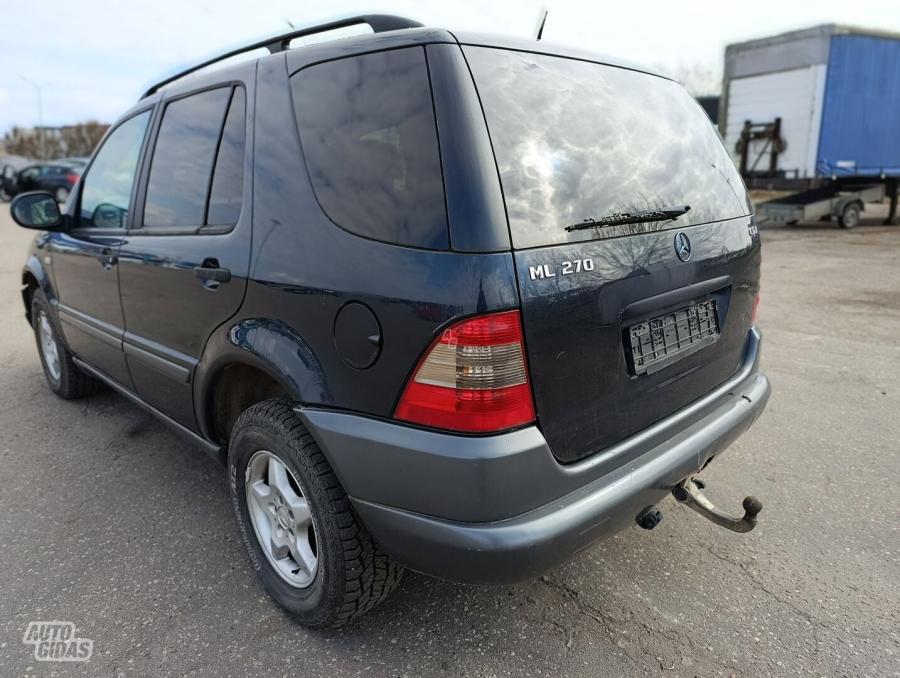 Grey Mercedes-Benz ML 270 2000 in Marijampole, with an engine capacity of 2.70 L and mileage of 295 thousand km for 2499 €, photo 1 on AUTOMOTO.COM.LV