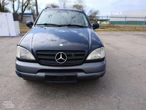 Grey Mercedes-Benz ML 270 2000 in Marijampole, with an engine capacity of 2.70 L and mileage of 295 thousand km for 2499 €, photo 5 on AUTOMOTO.COM.LV