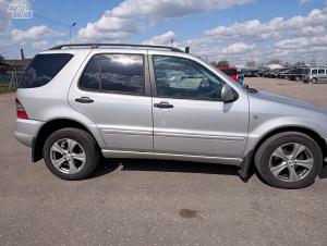 Grey Mercedes-Benz ML 270 2000 in Marijampole, with an engine capacity of 2.70 L and mileage of 226 thousand km for 2550 €, photo 5 on AUTOMOTO.COM.LV
