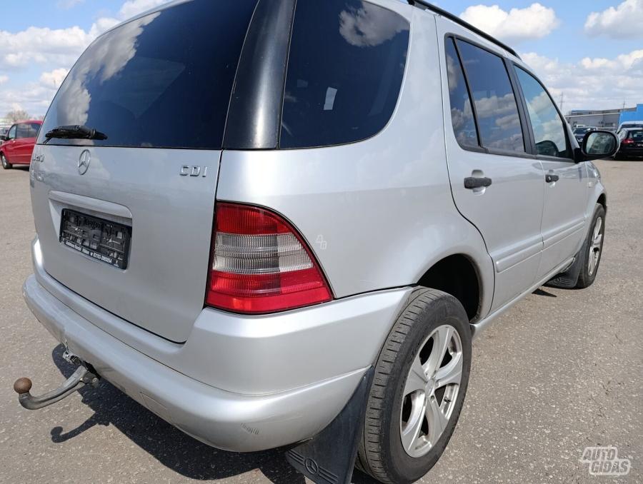 Grey Mercedes-Benz ML 270 2000 in Marijampole, with an engine capacity of 2.70 L and mileage of 226 thousand km for 2550 €, photo 10 on AUTOMOTO.COM.LV