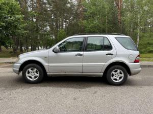 Pelēks Mercedes-Benz ML 270 2000 Ignalina, ar dzinēja tilpumu 2.70 L un nobraukumu 489 tūkst. km par 2200 €, foto  vietnē AUTOMOTO.COM.LV