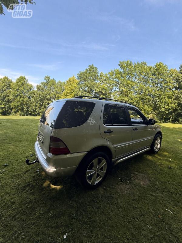 Pelēks Mercedes-Benz ML 270 2001 Gargždai, ar dzinēja tilpumu 2.70 L un nobraukumu 326 tūkst. km par 3800 €, foto 2 vietnē AUTOMOTO.COM.LV
