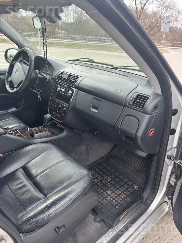 Grey Mercedes-Benz ML 270 2001 in Rezekne, with an engine capacity of 2.70 L and mileage of 237 thousand km for 3600 €, photo 6 on AUTOMOTO.COM.LV
