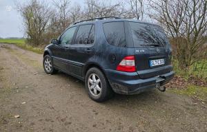 Pelēks Mercedes-Benz ML 270 2002 Marijampole, ar dzinēja tilpumu 2.70 L un nobraukumu 330 tūkst. km par 2150 €, foto 2 vietnē AUTOMOTO.COM.LV