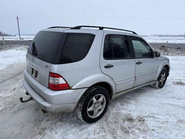Pelēks Mercedes-Benz ML 270 2002 Marijampole, ar dzinēja tilpumu 0.00 L un nobraukumu 268 tūkst. km par 2400 €, foto 2 vietnē AUTOMOTO.COM.LV