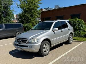Pelēks Mercedes-Benz ML 270 2002 Rīga, ar dzinēja tilpumu 2.70 L un nobraukumu 249 tūkst. km par 3700 €, foto  vietnē AUTOMOTO.COM.LV