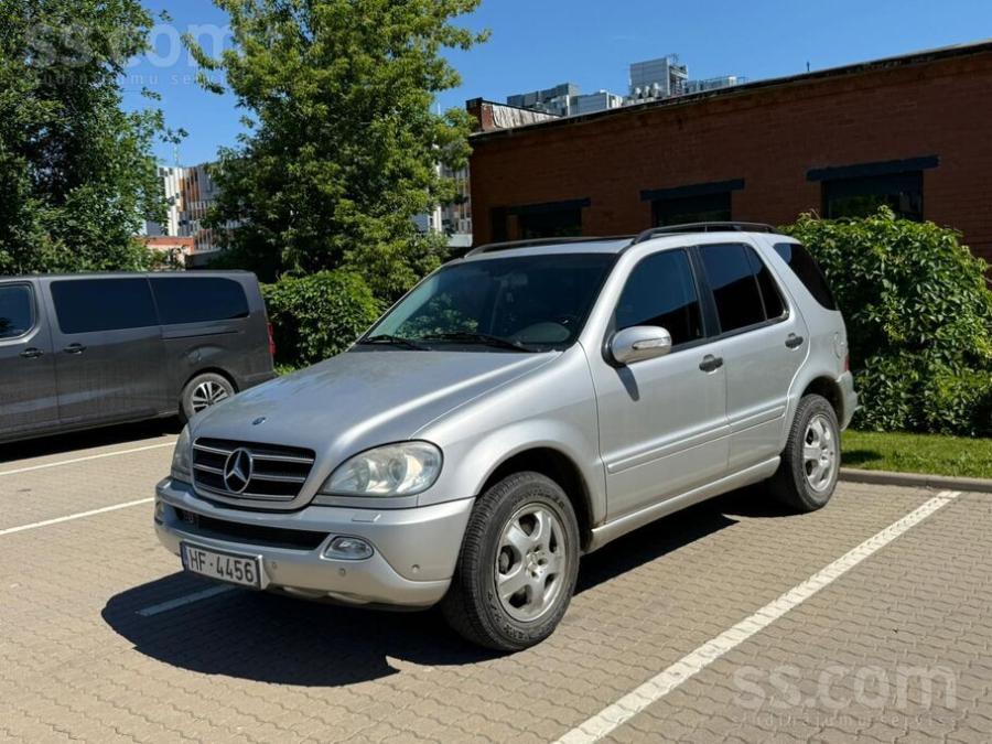 Pelēks Mercedes-Benz ML 270 2002 Rīga, ar dzinēja tilpumu 2.70 L un nobraukumu 249 tūkst. km par 3700 €, foto 1 vietnē AUTOMOTO.COM.LV