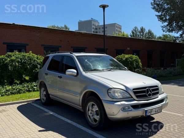 Grey Mercedes-Benz ML 270 2002 in Riga, with an engine capacity of 2.70 L and mileage of 249 thousand km for 3700 €, photo 3 on AUTOMOTO.COM.LV