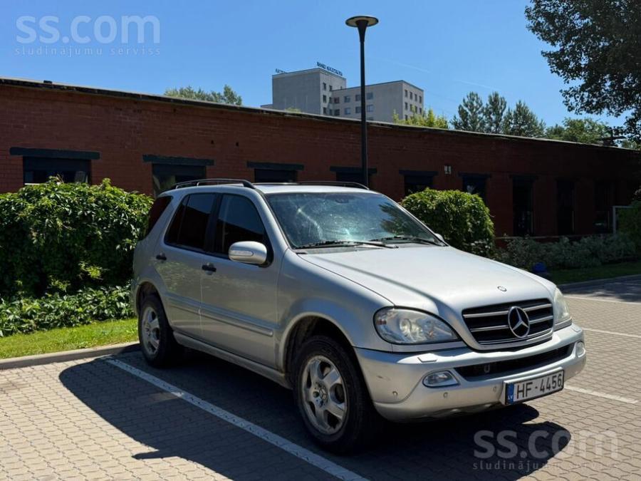 Pelēks Mercedes-Benz ML 270 2002 Rīga, ar dzinēja tilpumu 2.70 L un nobraukumu 249 tūkst. km par 3700 €, foto 4 vietnē AUTOMOTO.COM.LV