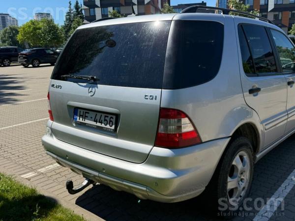 Grey Mercedes-Benz ML 270 2002 in Riga, with an engine capacity of 2.70 L and mileage of 249 thousand km for 3700 €, photo 5 on AUTOMOTO.COM.LV