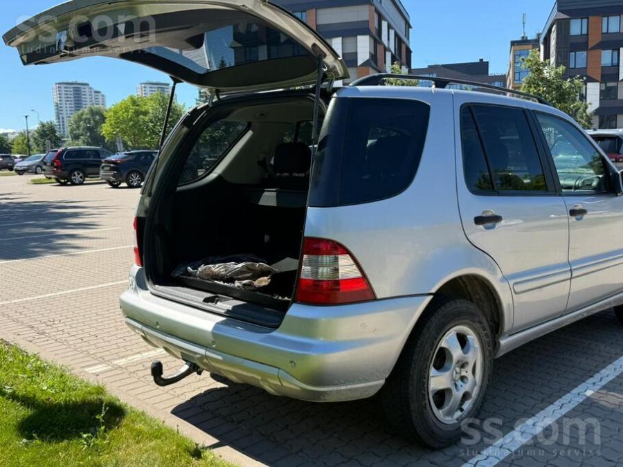 Pelēks Mercedes-Benz ML 270 2002 Rīga, ar dzinēja tilpumu 2.70 L un nobraukumu 249 tūkst. km par 3700 €, foto 7 vietnē AUTOMOTO.COM.LV
