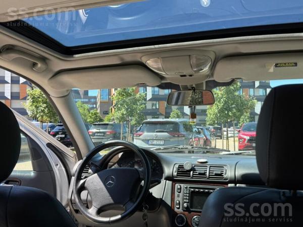 Grey Mercedes-Benz ML 270 2002 in Riga, with an engine capacity of 2.70 L and mileage of 249 thousand km for 3700 €, photo 9 on AUTOMOTO.COM.LV