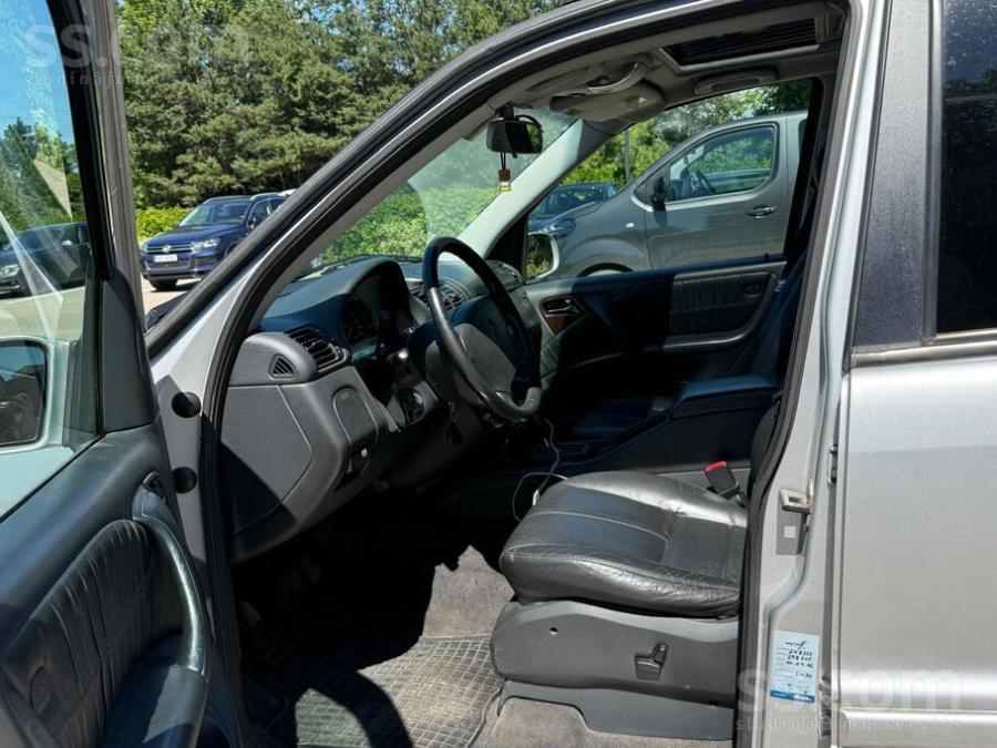 Pelēks Mercedes-Benz ML 270 2002 Rīga, ar dzinēja tilpumu 2.70 L un nobraukumu 249 tūkst. km par 3700 €, foto 12 vietnē AUTOMOTO.COM.LV