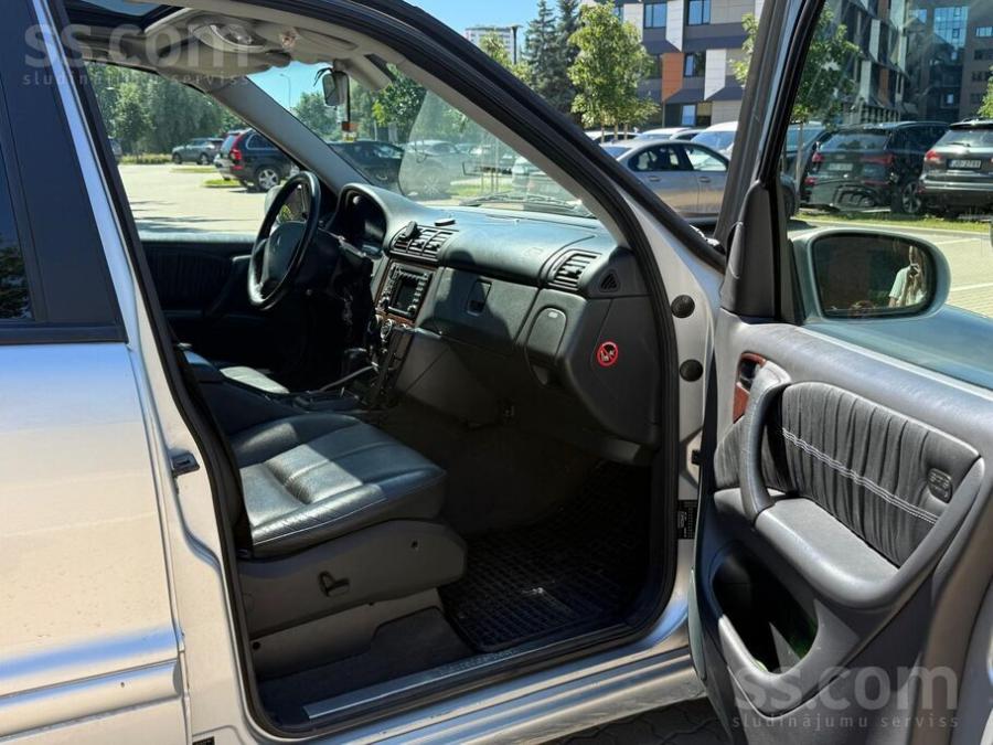 Pelēks Mercedes-Benz ML 270 2002 Rīga, ar dzinēja tilpumu 2.70 L un nobraukumu 249 tūkst. km par 3700 €, foto 13 vietnē AUTOMOTO.COM.LV