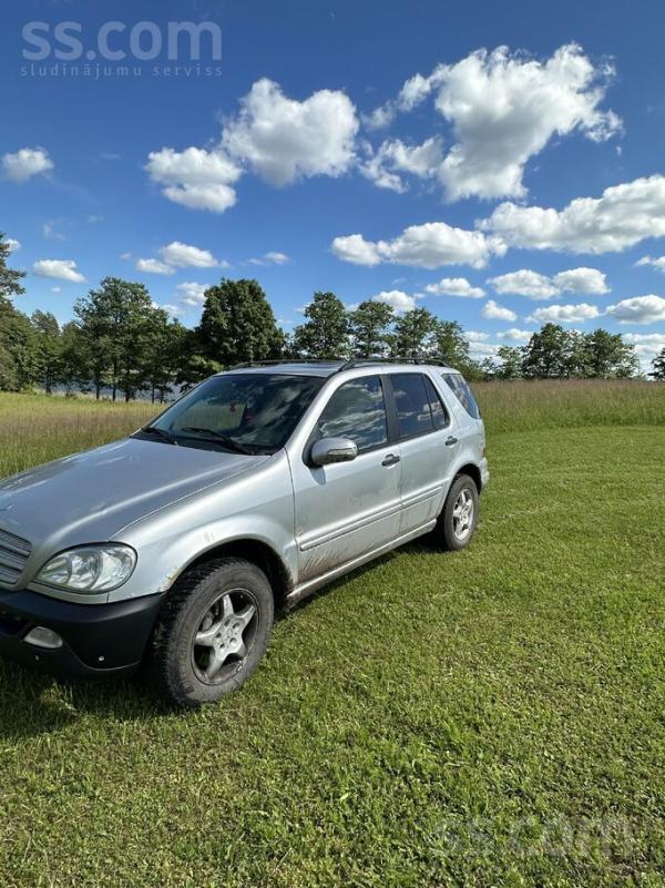 Grey Mercedes-Benz ML 270 2002 in Preili, with an engine capacity of 2.70 L and mileage of 300 thousand km for 1700 €, photo 2 on AUTOMOTO.COM.LV