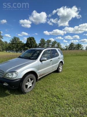 Grey Mercedes-Benz ML 270 2002 in Preili, with an engine capacity of 2.70 L and mileage of 300 thousand km for 1700 €, photo 3 on AUTOMOTO.COM.LV