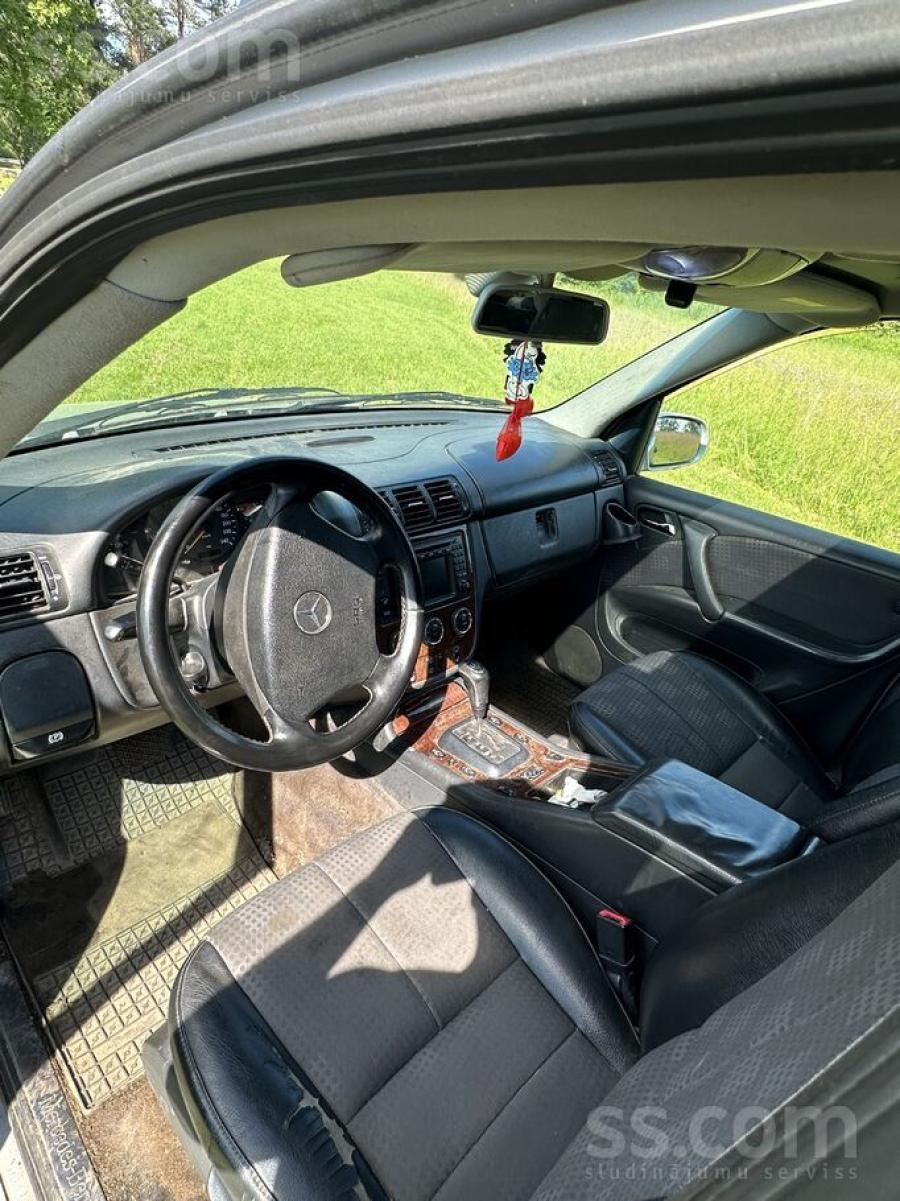 Grey Mercedes-Benz ML 270 2002 in Preili, with an engine capacity of 2.70 L and mileage of 300 thousand km for 1700 €, photo 6 on AUTOMOTO.COM.LV