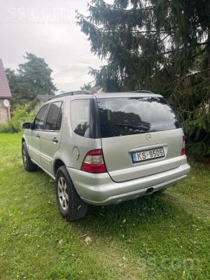 Grey Mercedes-Benz ML 270 2002 in Riga, with an engine capacity of 2.70 L and mileage of 320 thousand km for 2500 €, photo 3 on AUTOMOTO.COM.LV