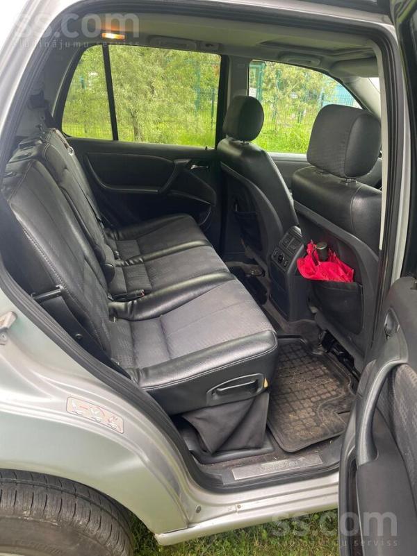 Grey Mercedes-Benz ML 270 2002 in Riga, with an engine capacity of 2.70 L and mileage of 320 thousand km for 2500 €, photo 6 on AUTOMOTO.COM.LV