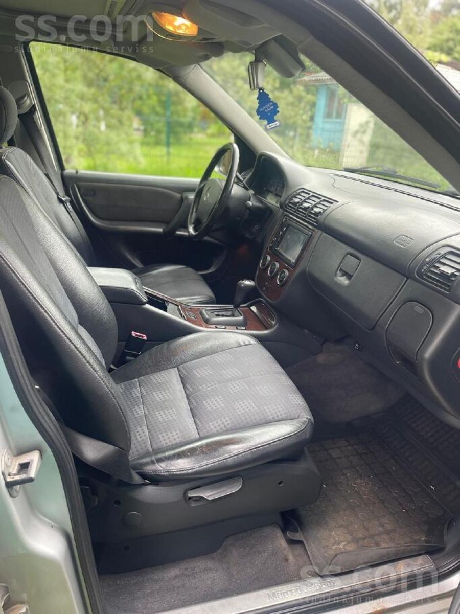 Grey Mercedes-Benz ML 270 2002 in Riga, with an engine capacity of 2.70 L and mileage of 320 thousand km for 2500 €, photo 8 on AUTOMOTO.COM.LV