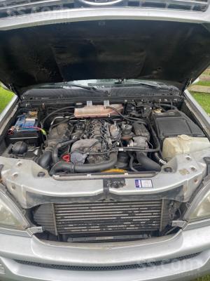 Grey Mercedes-Benz ML 270 2002 in Riga, with an engine capacity of 2.70 L and mileage of 320 thousand km for 2500 €, photo 9 on AUTOMOTO.COM.LV