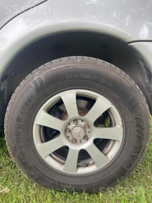 Grey Mercedes-Benz ML 270 2002 in Riga, with an engine capacity of 2.70 L and mileage of 320 thousand km for 2500 €, photo 11 on AUTOMOTO.COM.LV