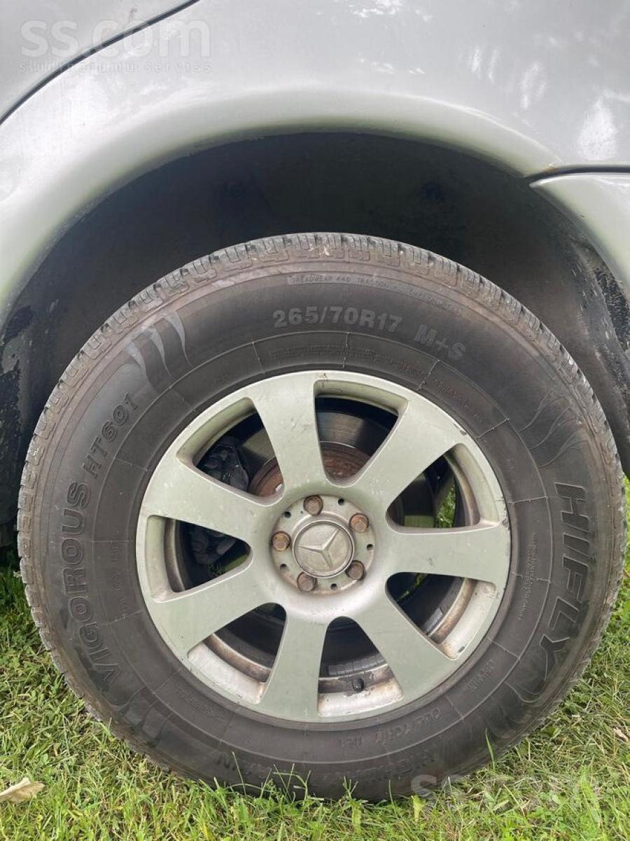 Grey Mercedes-Benz ML 270 2002 in Riga, with an engine capacity of 2.70 L and mileage of 320 thousand km for 2500 €, photo 11 on AUTOMOTO.COM.LV