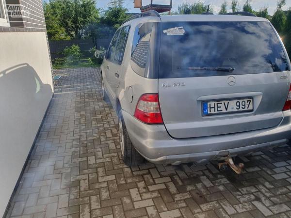 Серый Мерседес МЛ 270 2002 в Шилуте, объемом двигателя 2.70 л и пробегом 424 тыс. км за 2100 €, фото 3 на AUTOMOTO.COM.LV