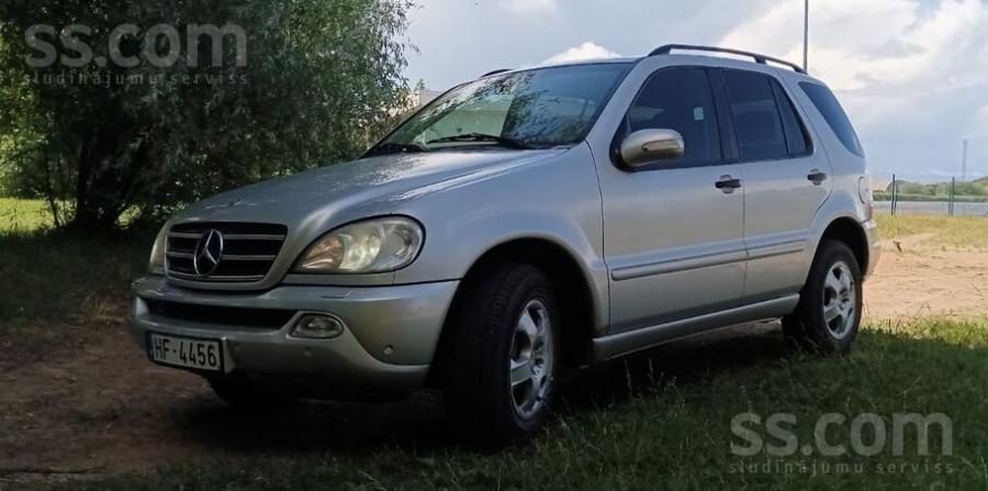 Grey Mercedes-Benz ML 270 2002 in Riga, with an engine capacity of 2.70 L and mileage of 250 thousand km for 2900 €, photo 3 on AUTOMOTO.COM.LV