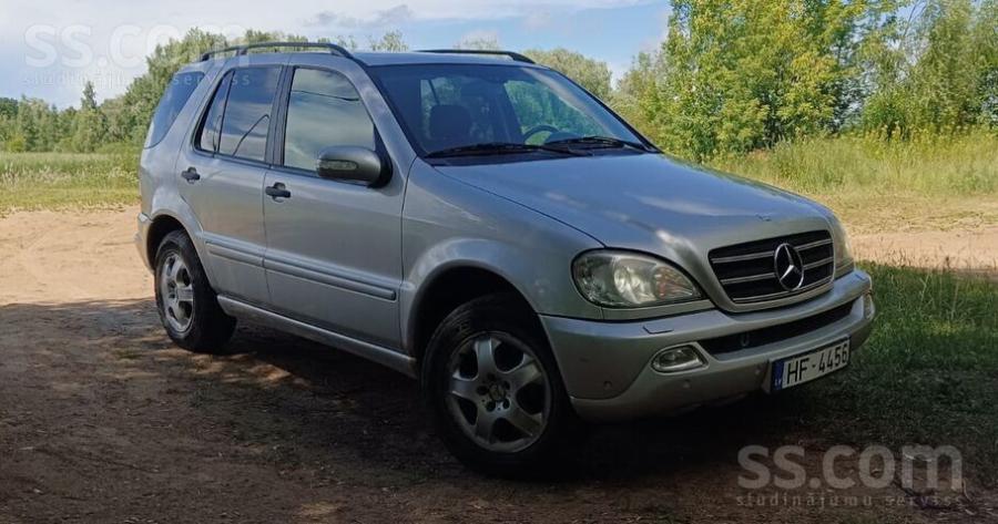 Grey Mercedes-Benz ML 270 2002 in Riga, with an engine capacity of 2.70 L and mileage of 250 thousand km for 2900 €, photo 4 on AUTOMOTO.COM.LV