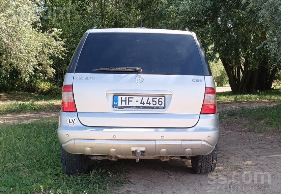 Grey Mercedes-Benz ML 270 2002 in Riga, with an engine capacity of 2.70 L and mileage of 250 thousand km for 2900 €, photo 6 on AUTOMOTO.COM.LV