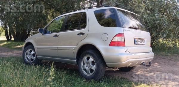 Pelēks Mercedes-Benz ML 270 2002 Rīga, ar dzinēja tilpumu 2.70 L un nobraukumu 250 tūkst. km par 2900 €, foto 6 vietnē AUTOMOTO.COM.LV