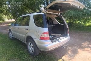 Grey Mercedes-Benz ML 270 2002 in Riga, with an engine capacity of 2.70 L and mileage of 250 thousand km for 2900 €, photo 10 on AUTOMOTO.COM.LV
