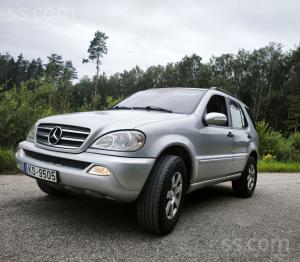 Grey Mercedes-Benz ML 270 2002 in Riga, with an engine capacity of 2.70 L and mileage of 327 thousand km for 2500 €, photo 3 on AUTOMOTO.COM.LV