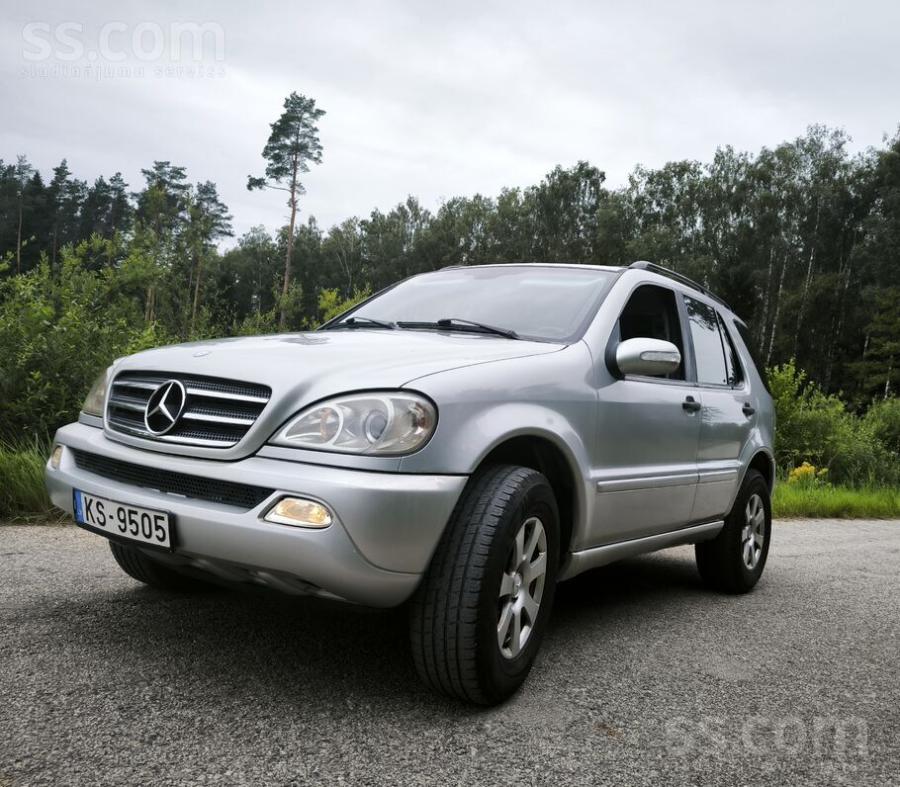 Grey Mercedes-Benz ML 270 2002 in Riga, with an engine capacity of 2.70 L and mileage of 327 thousand km for 2500 €, photo 3 on AUTOMOTO.COM.LV