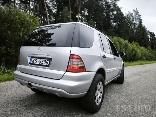 Серый Мерседес МЛ 270 2002 в Рига, объемом двигателя 2.70 л и пробегом 327 тыс. км за 2500 €, фото 3 на AUTOMOTO.COM.LV