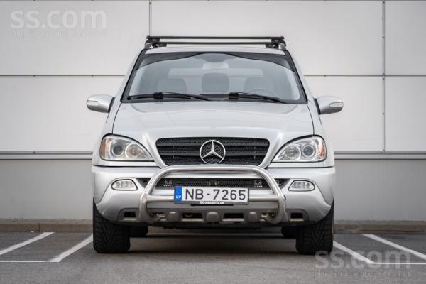 Grey Mercedes-Benz ML 270 2002 in Riga, with an engine capacity of 2.70 L and mileage of 285 thousand km for 2500 €, photo 3 on AUTOMOTO.COM.LV