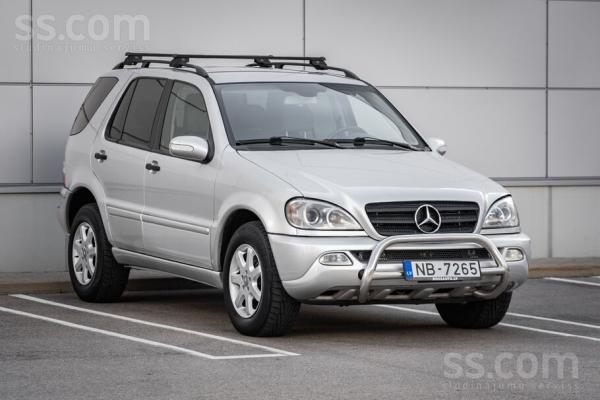 Grey Mercedes-Benz ML 270 2002 in Riga, with an engine capacity of 2.70 L and mileage of 285 thousand km for 2500 €, photo 4 on AUTOMOTO.COM.LV